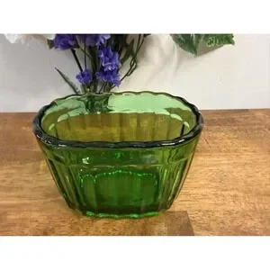 vasemate | Accents | Vintage Emerald Green Vasemate Planter Oval Ribbed ...